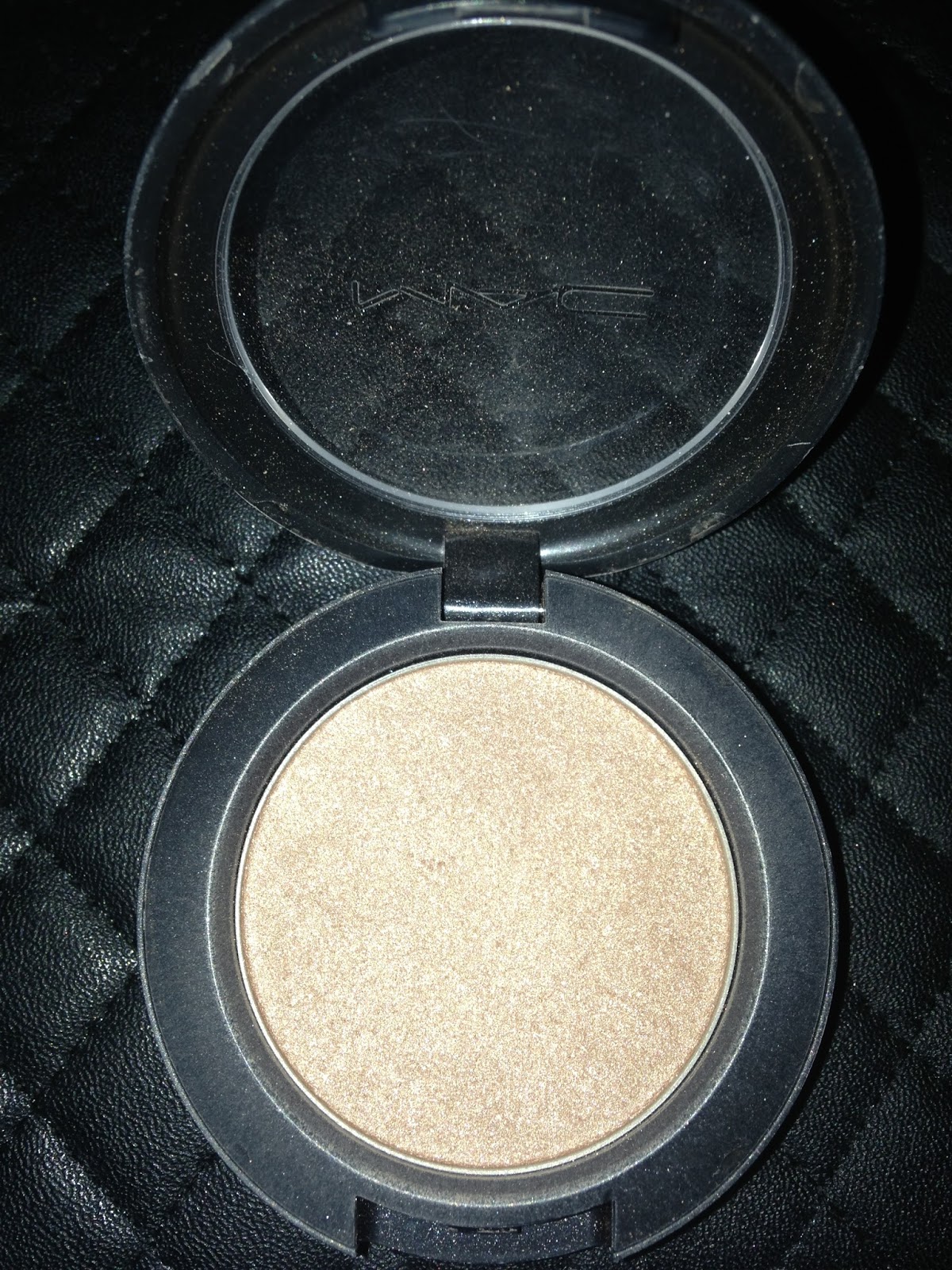 Beauty with Belinda: New Favourite Bronzer - MAC Sheertone Shimmer ...